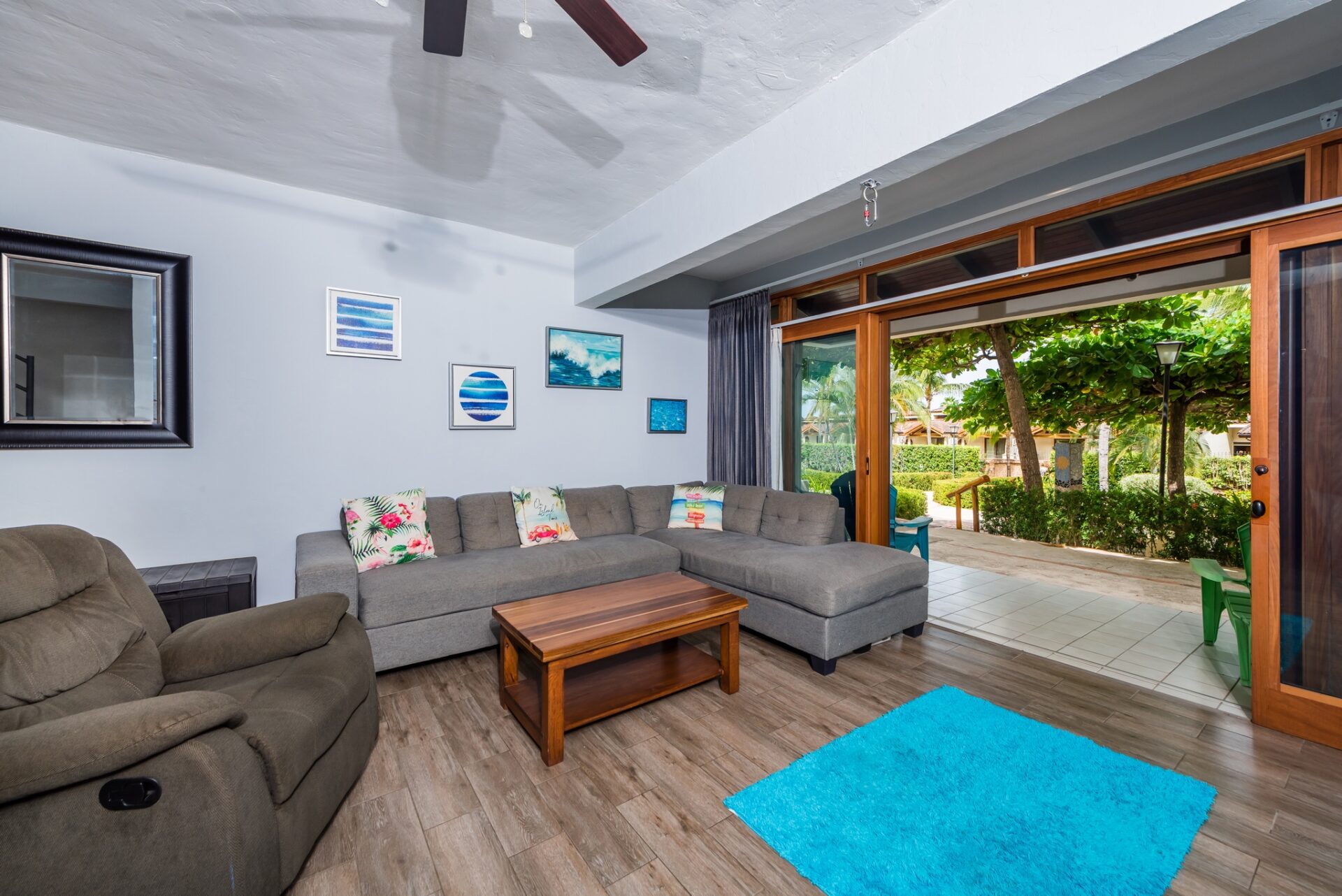 Villas Flamingo #16: 'Beach Chic', 200 Steps from Playa Flamingo