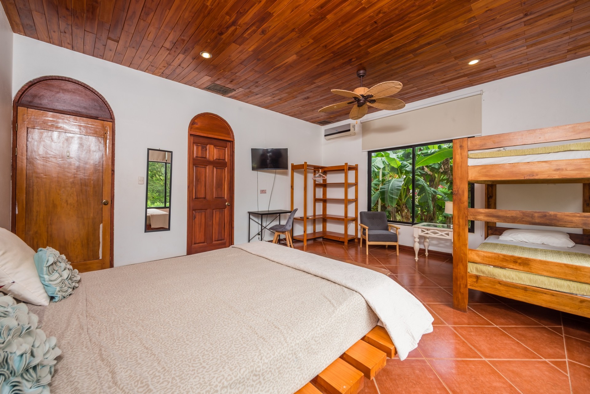 Casa Alice | Flamingo Beach Realty