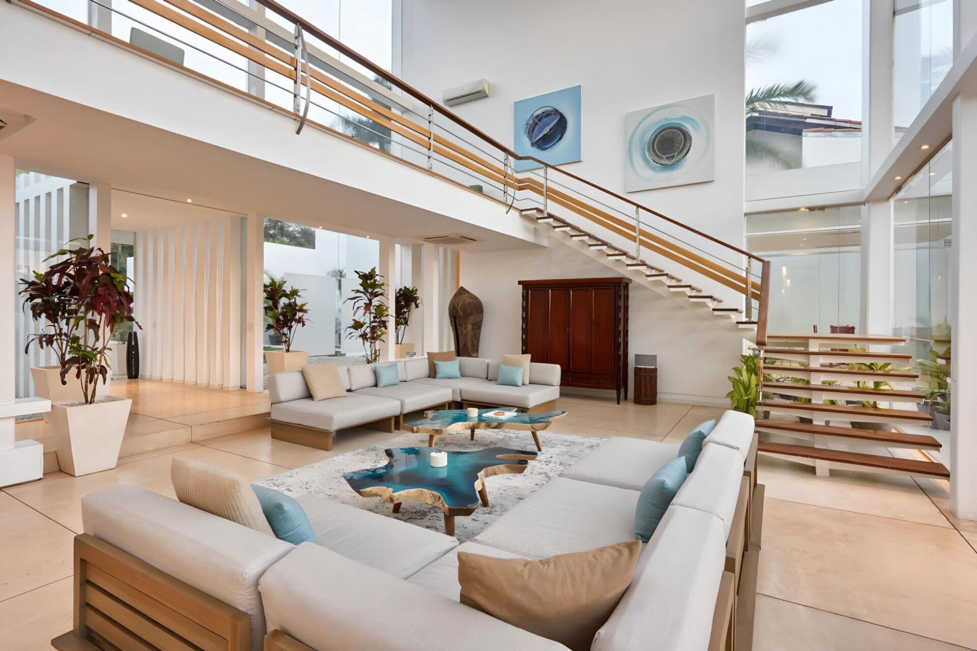 Casa Crystal, Oceanfront Estate Home | Flamingo Beach Realty