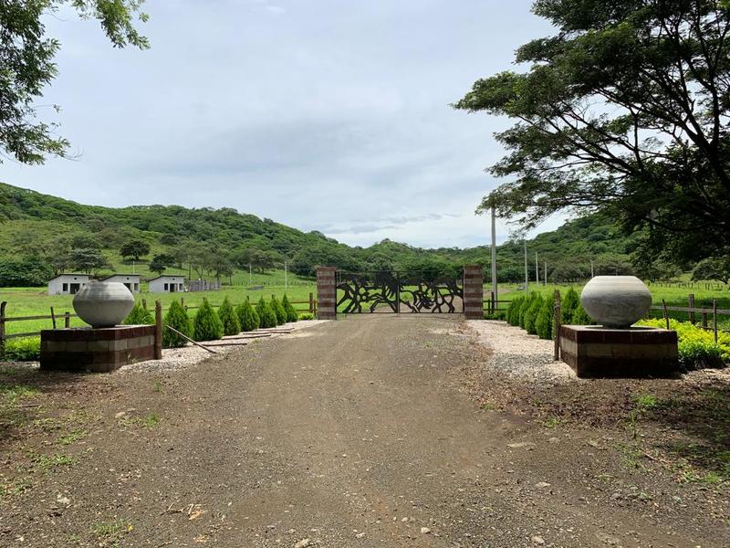 25 Hectare Finca with 4 Bed home, 15 Cabinas, hotel, with pool, and ...