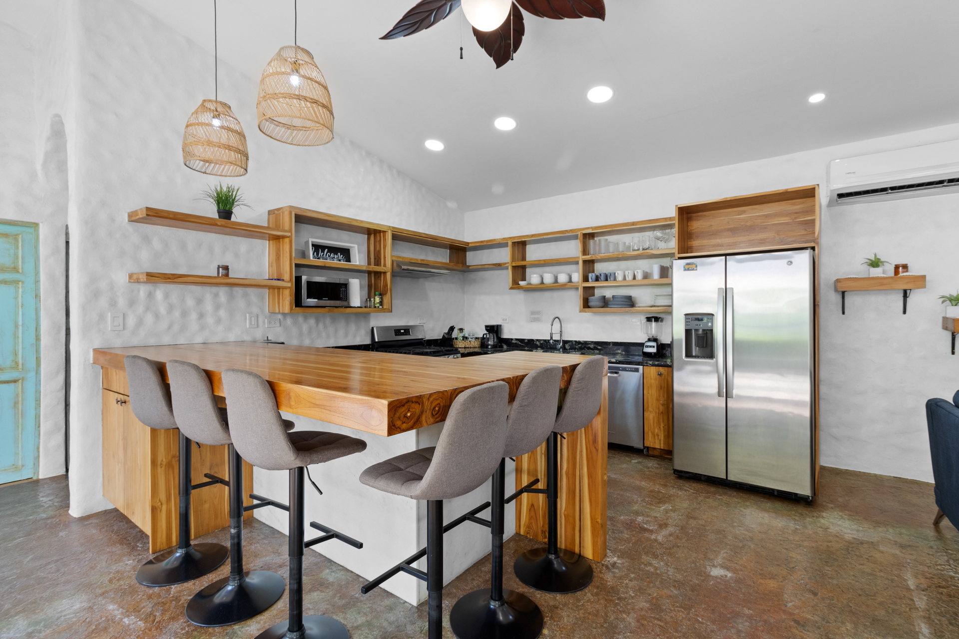 Casa Estrella, Located in the Vibrant Surfside of Playa Potrero